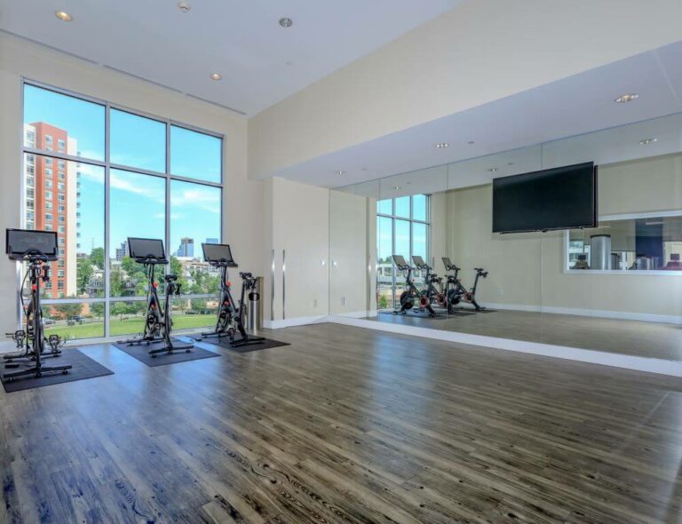 Photos of Apartments & Amenities | Infinity Harbor Point