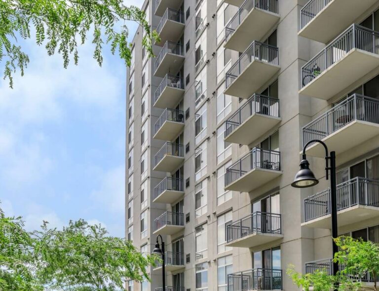 Photos of Apartments & Amenities | Infinity Harbor Point