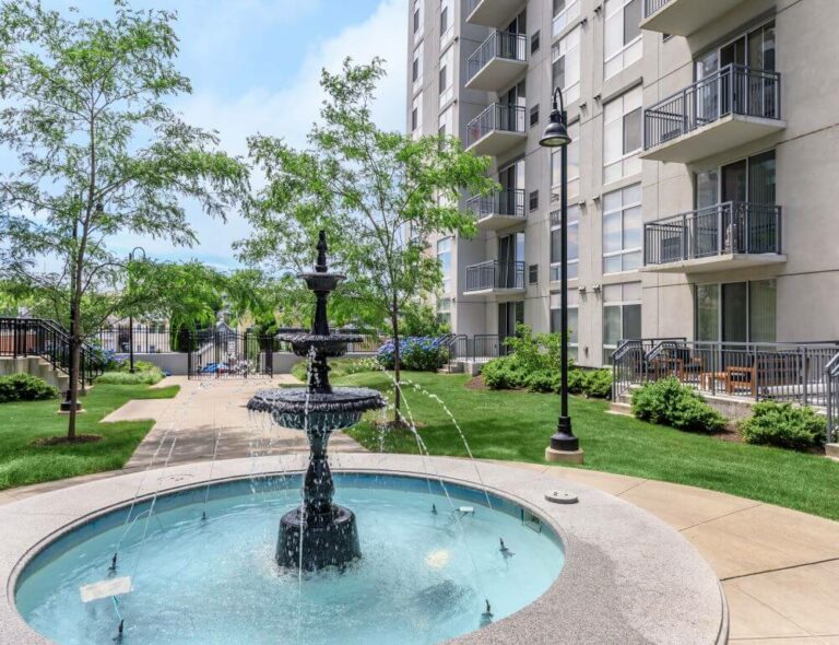 Photos of Apartments & Amenities | Infinity Harbor Point