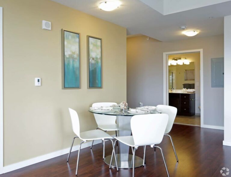 Photos of Apartments & Amenities | Infinity Harbor Point